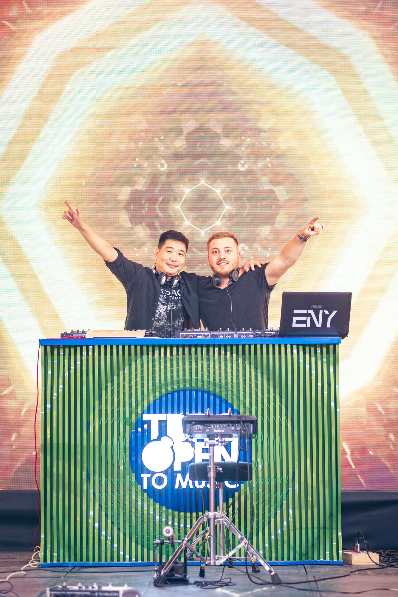 Vanilla Ice & Halil SELCUK & HAWK - Ice Ice Baby ( DJ ZeM & DJ Eny VIP ...