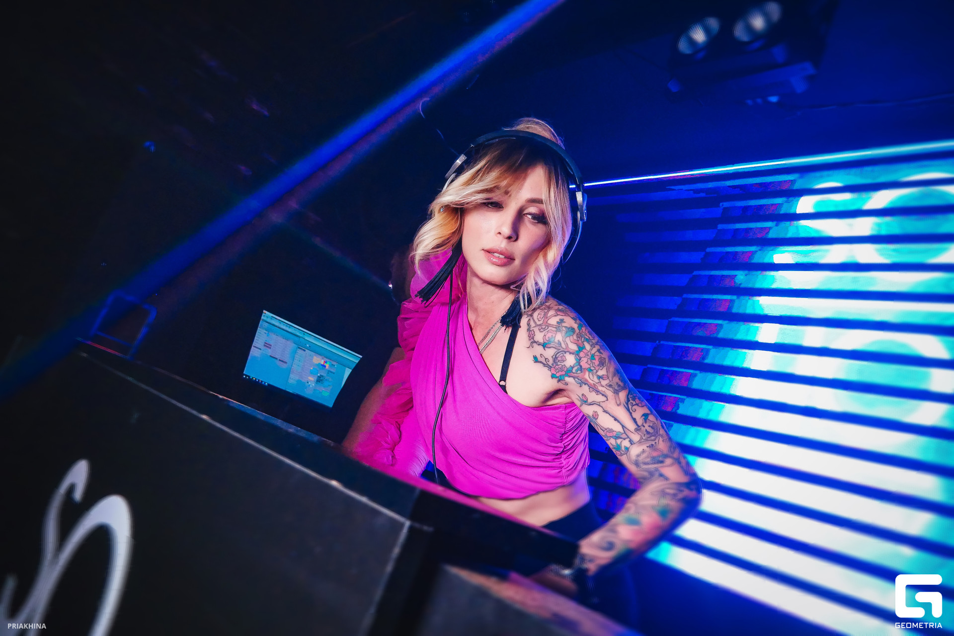 POP NOT POP – ANNA MANGO