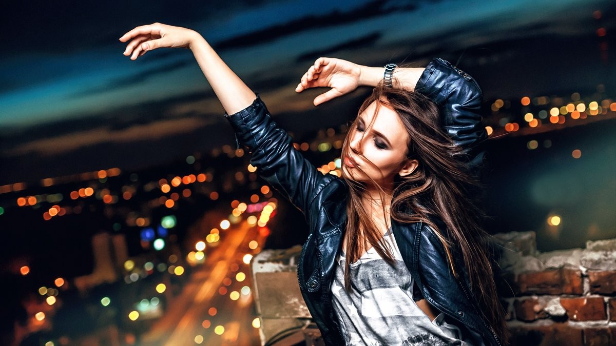 JULIA - BE HAPPY! – JULIA